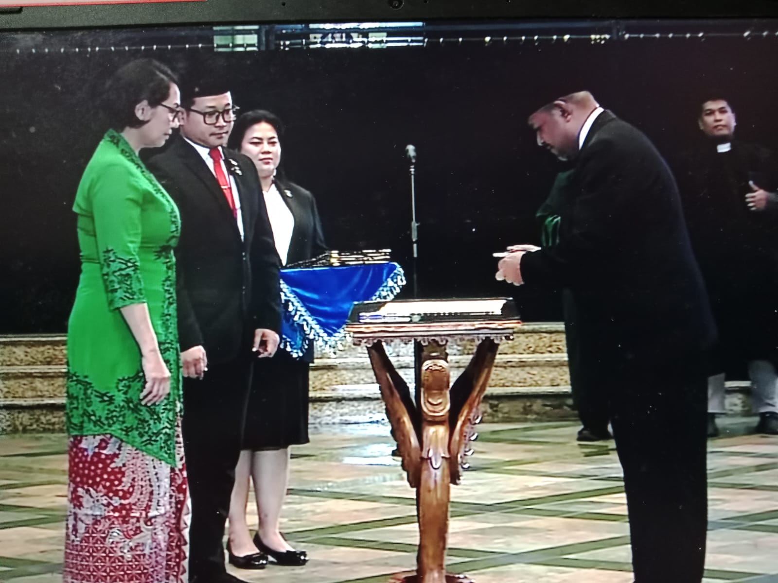 DR. HUGO WARAMI RESMI DI LANTIK, KINI UNIPA MEMILIKI REKTOR DEFENITIf ...