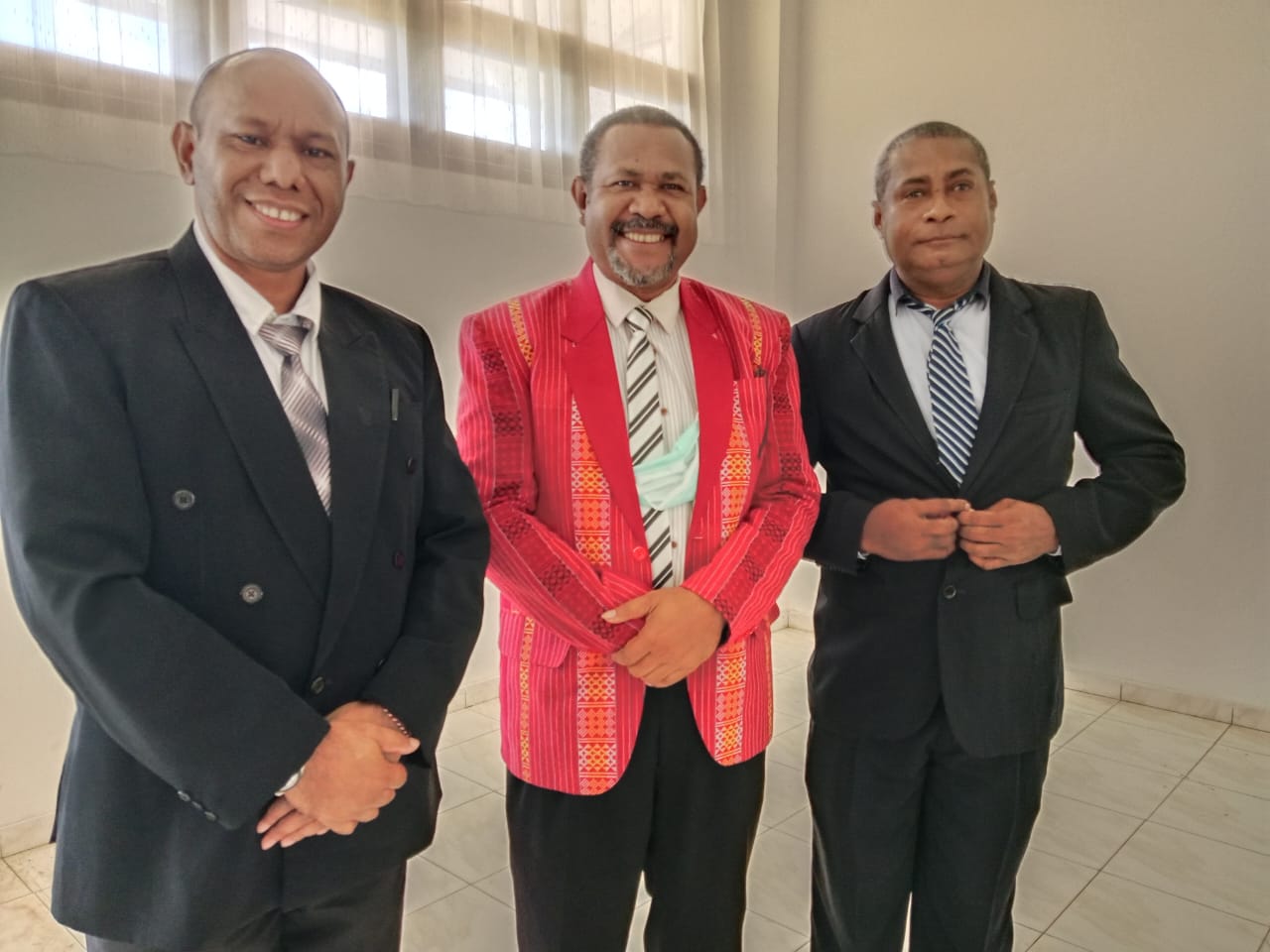 DR. HUGO WARAMI RESMI DI LANTIK, KINI UNIPA MEMILIKI REKTOR DEFENITIf ...